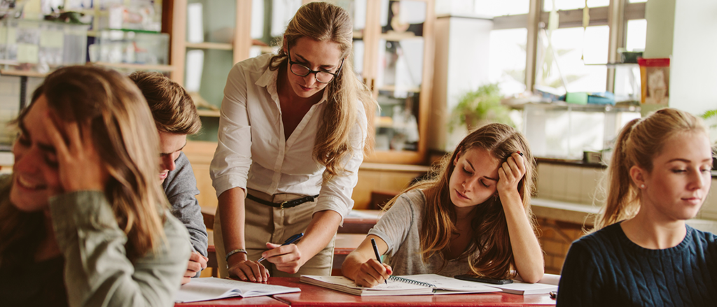 Using Mentor Texts to Learn From the Best and Improve Students’ Writing ...